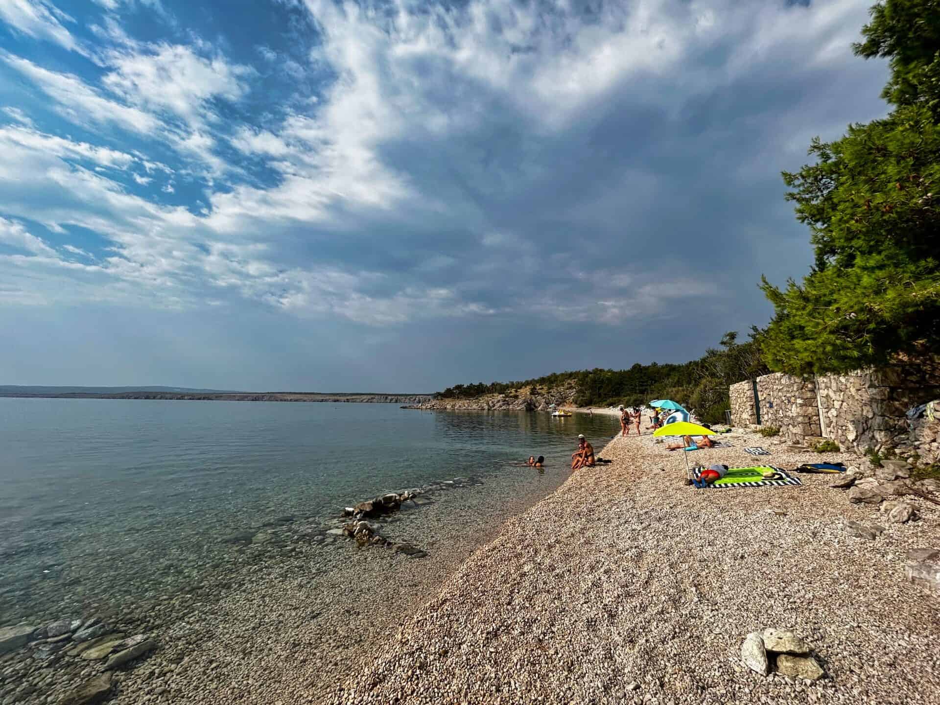 Jadranovo Strand: 9 Strände + Tipps für Schaukel & Unterkünfte