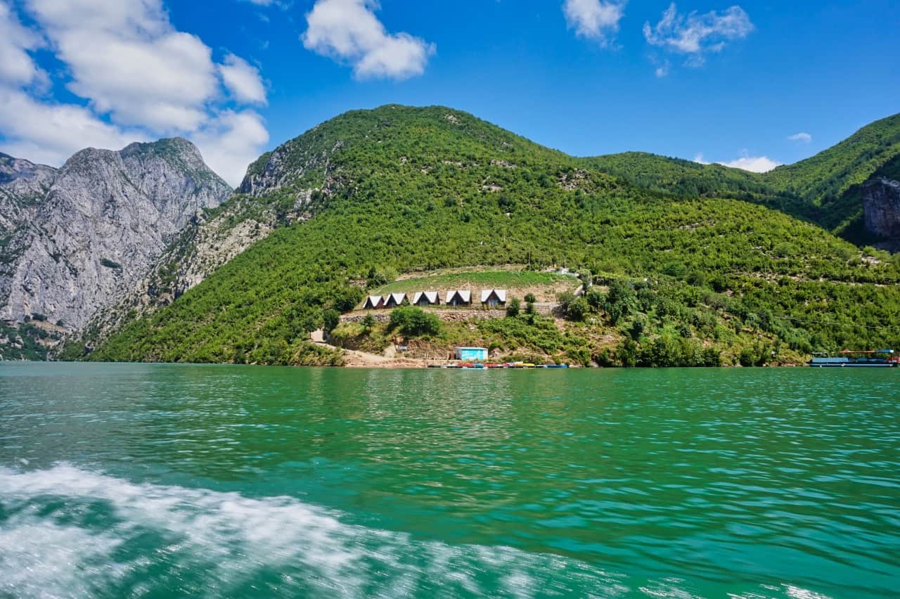 Komani Lake: Alle Infos für den Koman See in Albanien