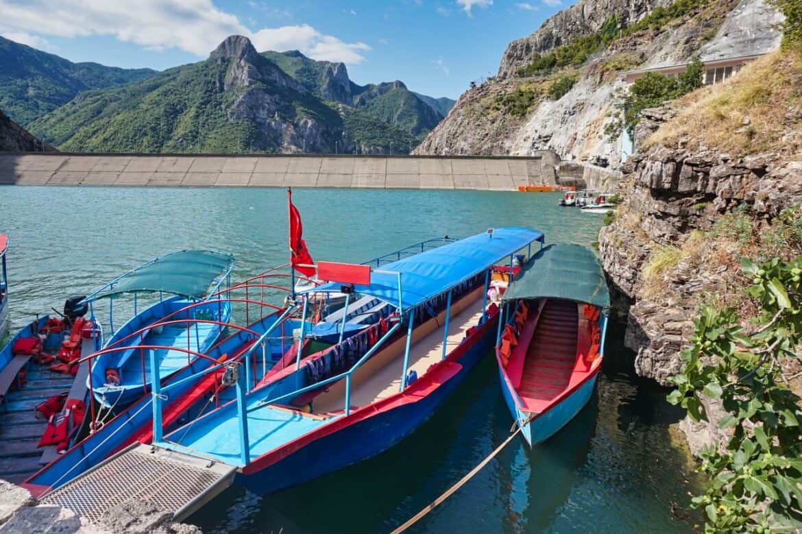 Komani Lake: Alle Infos für den Koman See in Albanien