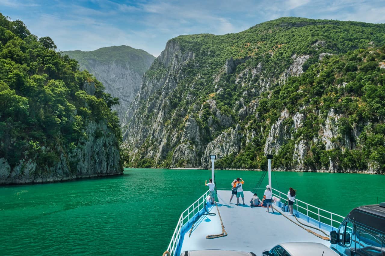 Komani Lake: Alle Infos für den Koman See in Albanien