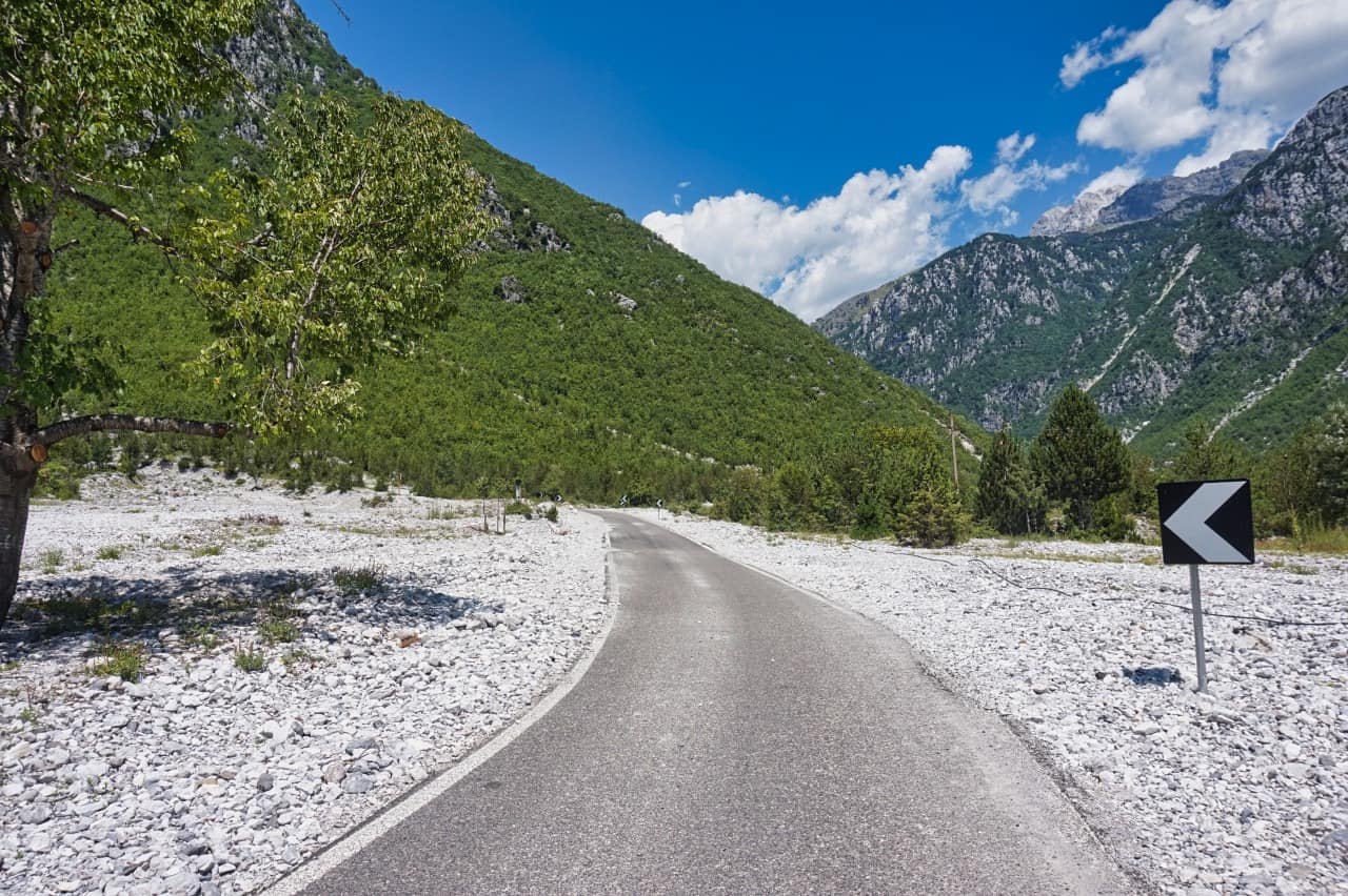 Theth Albanien: Die schönsten Wasserfälle & Wanderungen