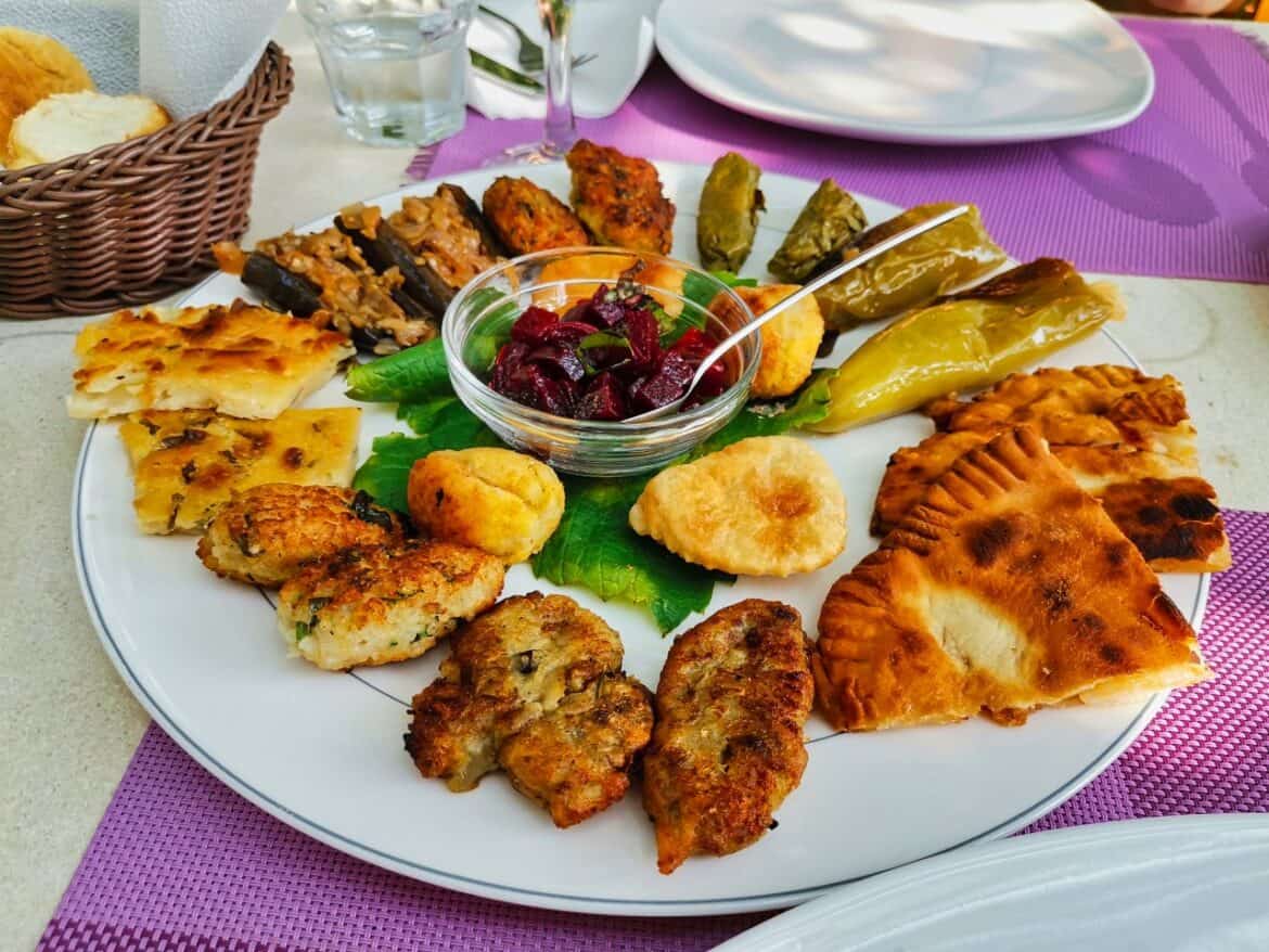 Albanisches Essen: 25 typisch albanische Gerichte