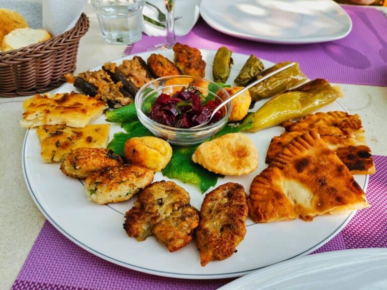 Albanisches Essen: 25 typisch albanische Gerichte