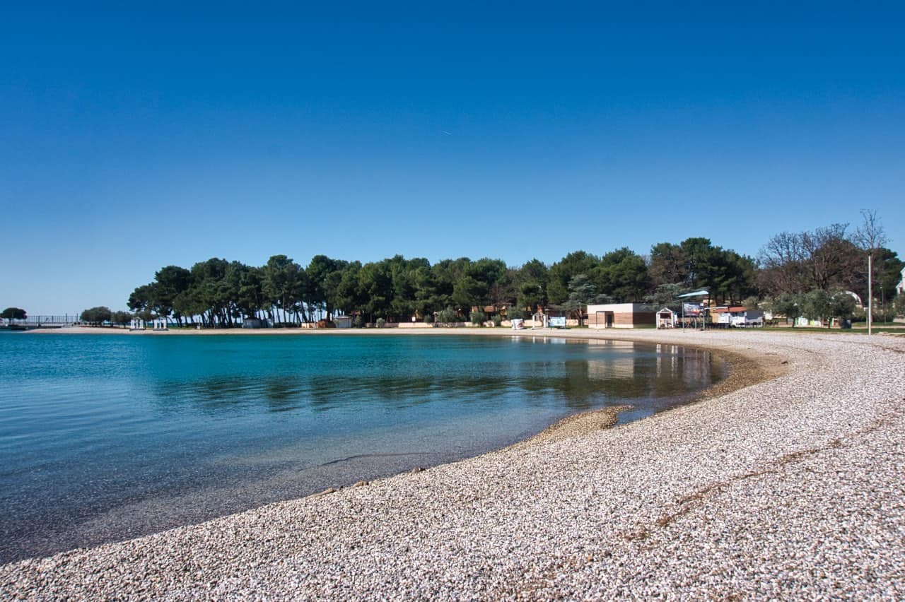 Unsere 7 schönsten Strände in Umag (2025) mit Sandstrand & Geheimtipps ...