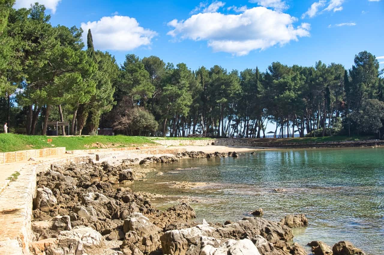 Unsere 7 schönsten Strände in Rovinj (2025) mit Sandstrand, Geheimtipps ...