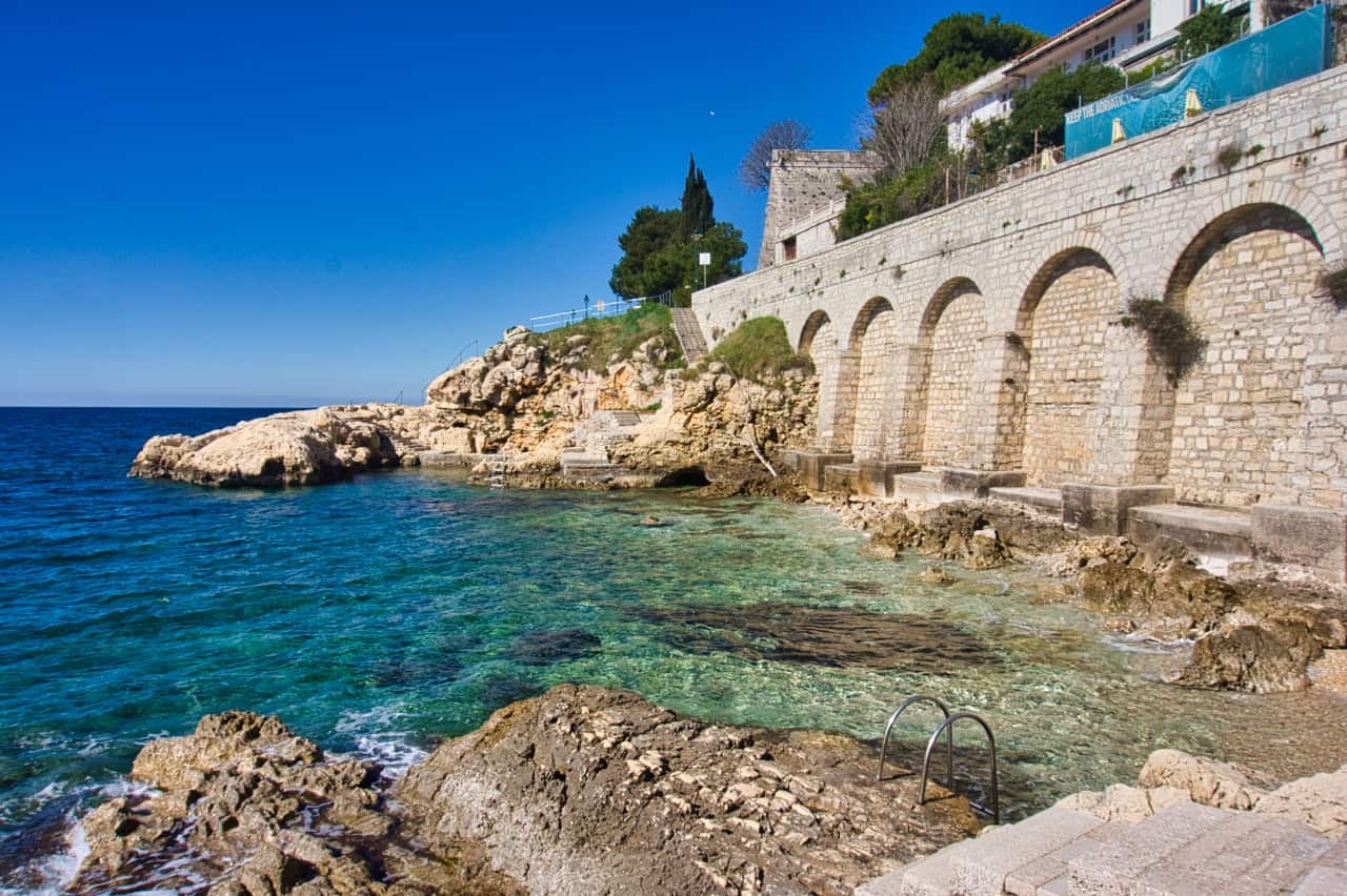 Unsere 7 schönsten Strände in Rovinj (2025) mit Sandstrand, Geheimtipps ...