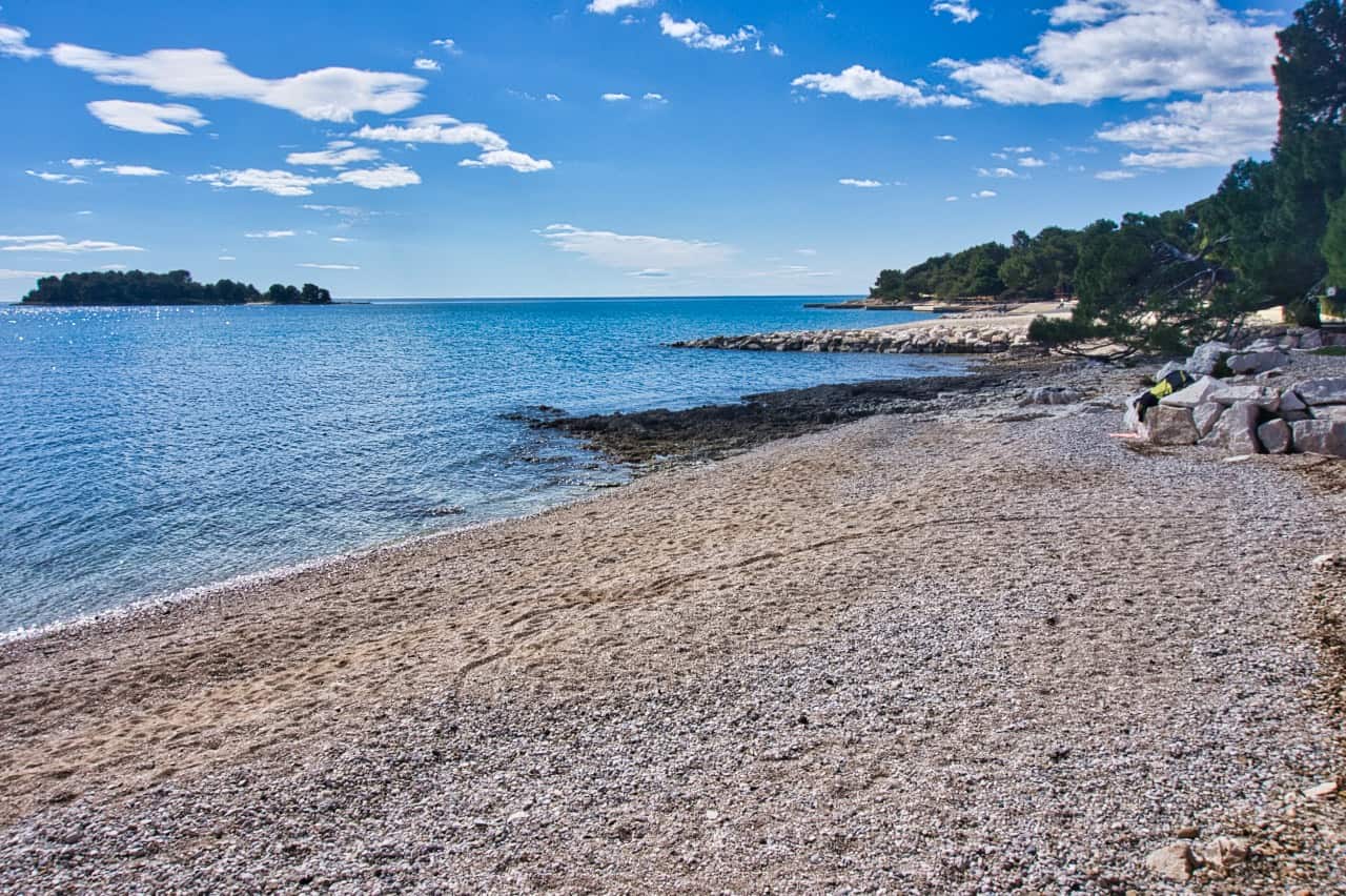 Unsere 7 schönsten Strände in Rovinj mit Sandstrand, Geheimtipps & Karte