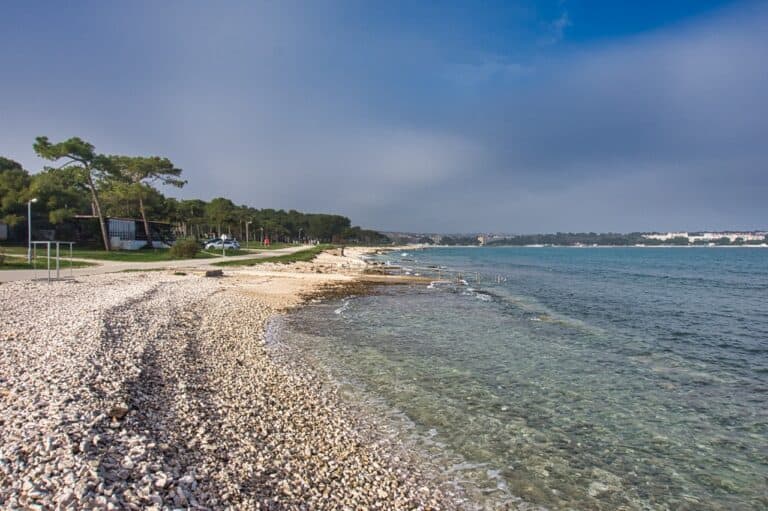 Medulin Strand: Unsere Favoriten, Geheimtipps & der Sandstrand (mit Karte)